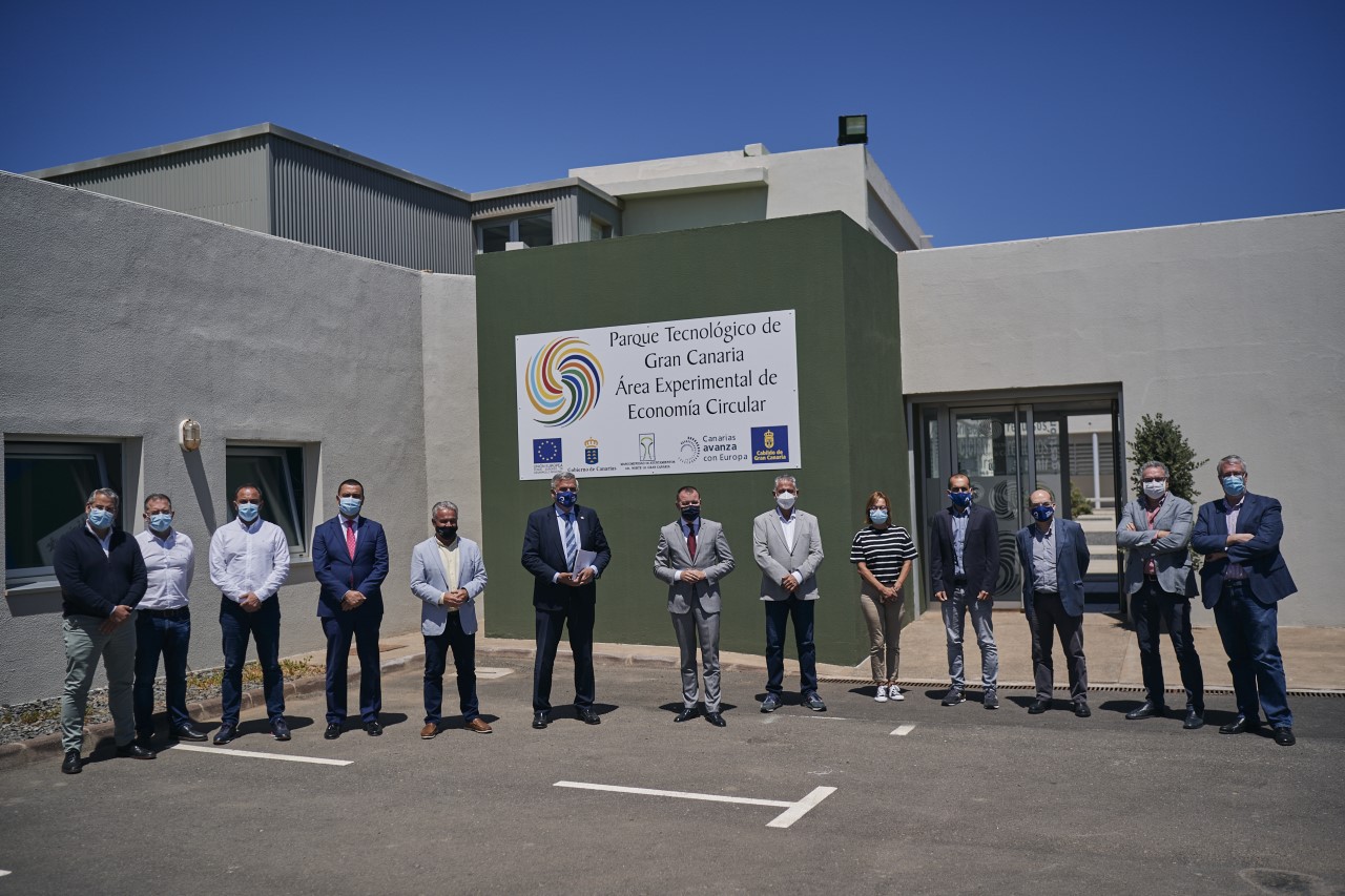 El Rector Lluís Serra visita el PCT de Gáldar, Área de Economía ...