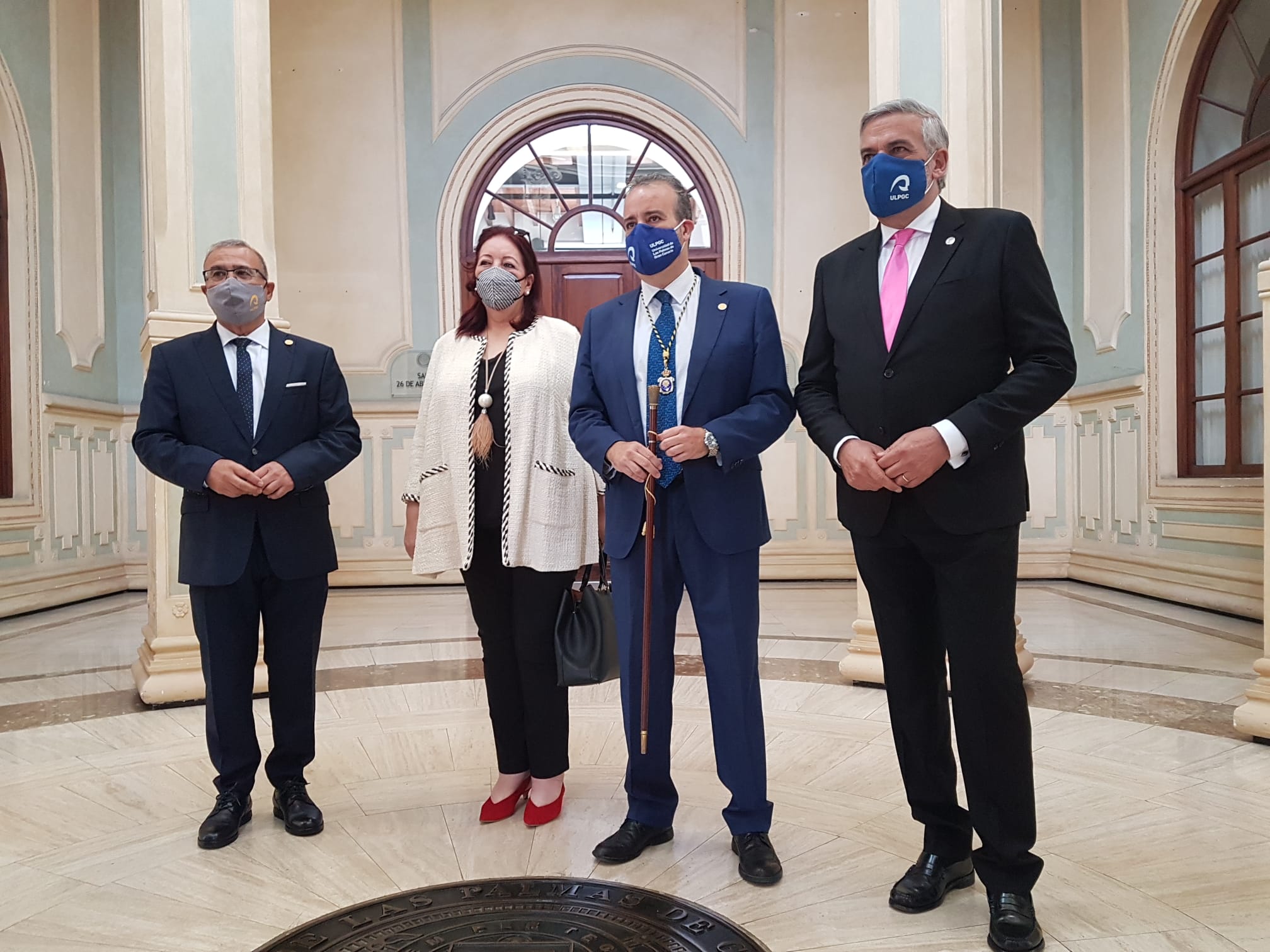 En su toma de posesión, el Rector Lluís Serra apela a la unidad de la ...