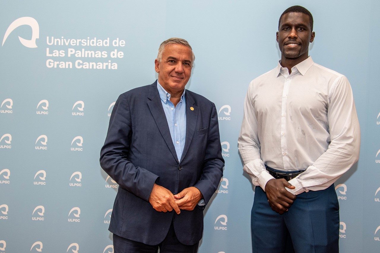 El Rector Lluís Serra recibe al nuevo presidente del Club Baloncesto ...